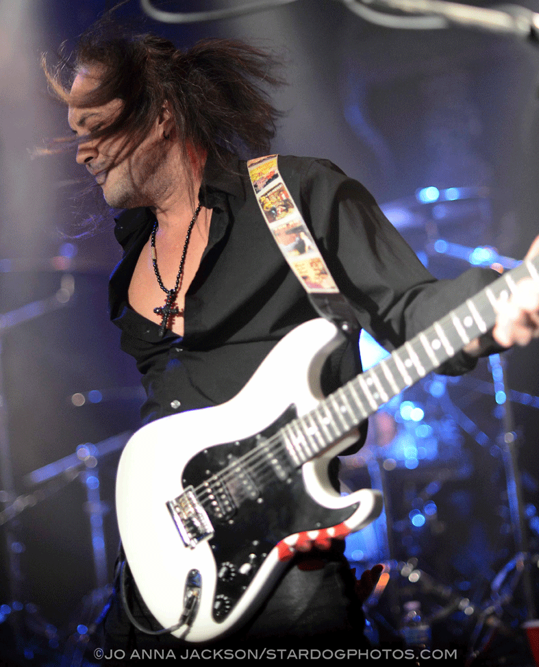 Riffing It Up With Jake E. Lee (INTERVIEW) - Glide Magazine
