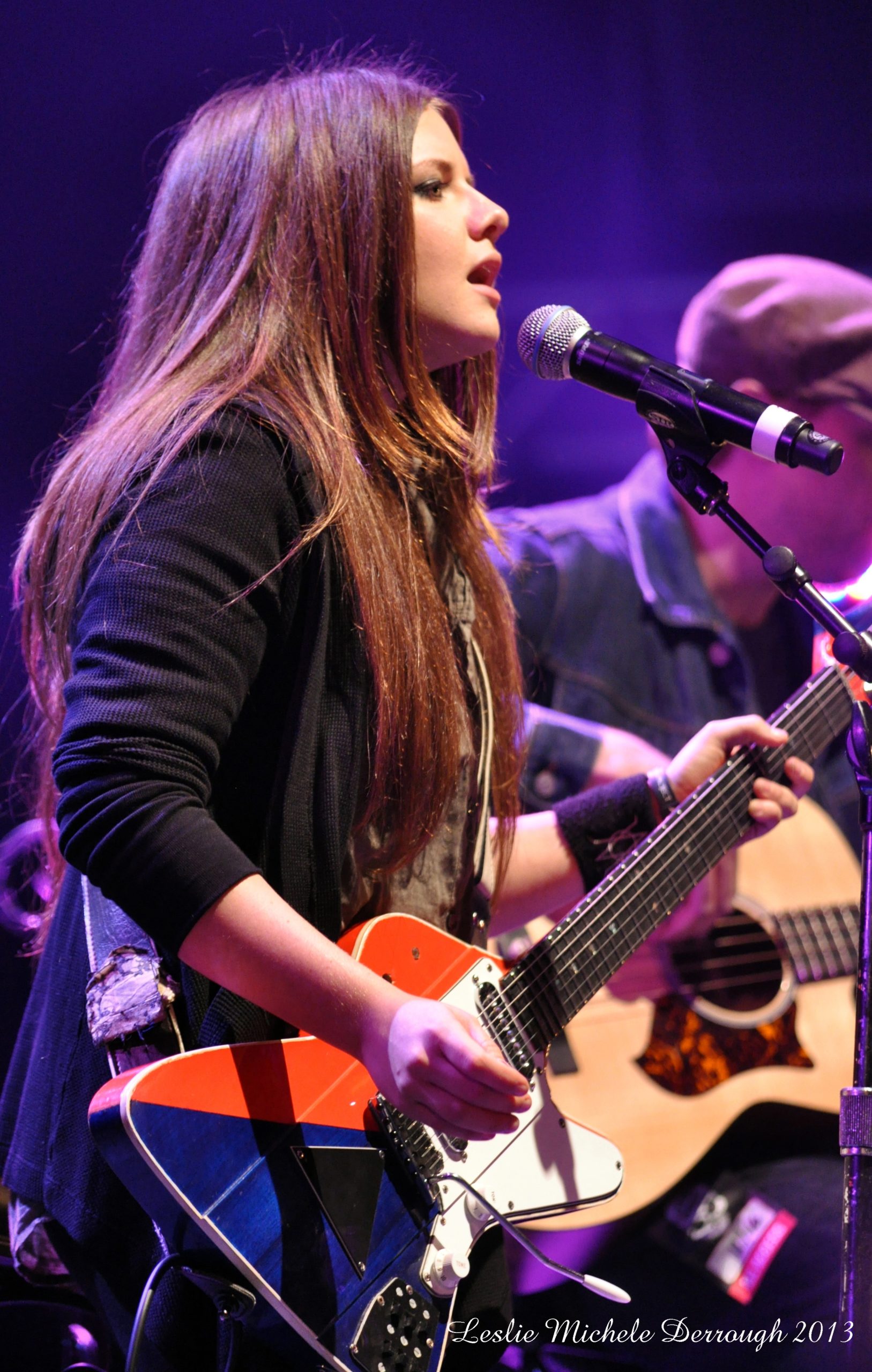 Arielle (Interview) - Glide Magazine