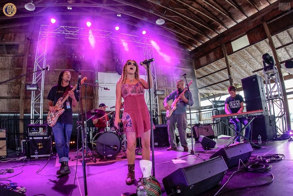 Jen Durkin and the Business Hit The West Coast (PREVIEW) - Glide Magazine