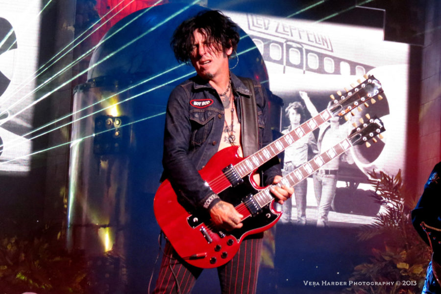 Tracii Guns Talks Guitars, Rock Stars and Creating New Music (INTERVIEW ...