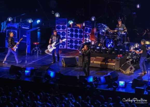 Pearl Jam Perform 'Ten' In Its Entirety & Order First Time Ever in ...