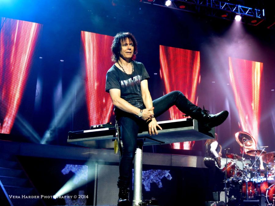 Co-Lead Singer/Keyboardist Lawrence Gowan of Styx Gets The Big Show On ...