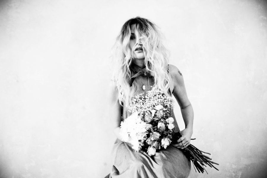 Country Singer-Songwriter Elizabeth Cook Proves Never Too Late To Break ...