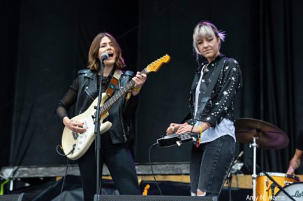 Larkin Poe Earns Nickname A Conversation With Sisters Rebecca and Megan ...