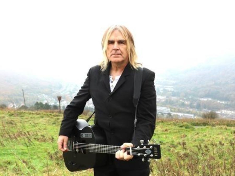 Mike Peters of The Alarm Talks New Album 'Hurricane of Change ...