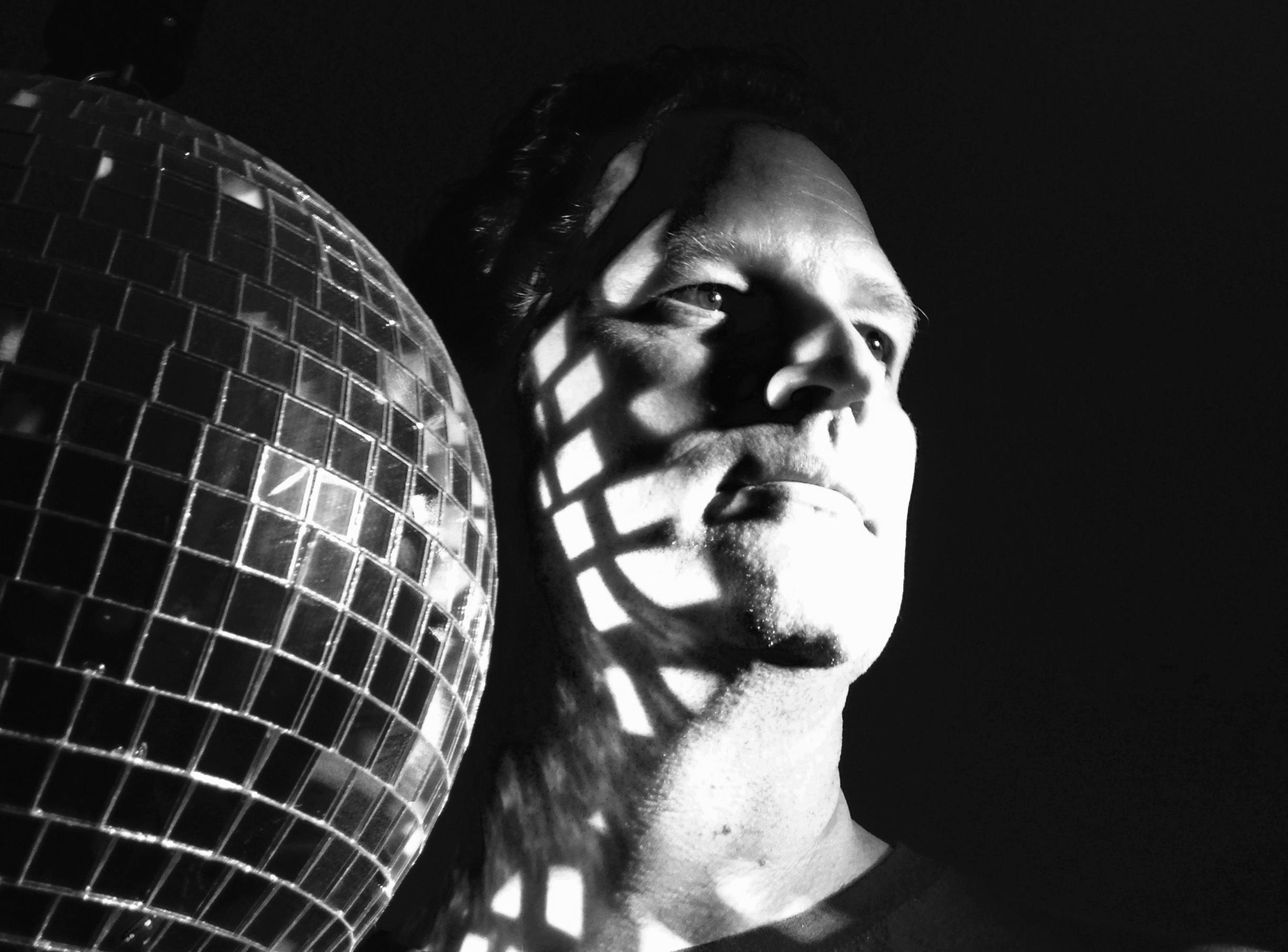 SONG PREMIERE: Dennis Callaci Conjures Twangy Psych-Folk On “S.O.S ...