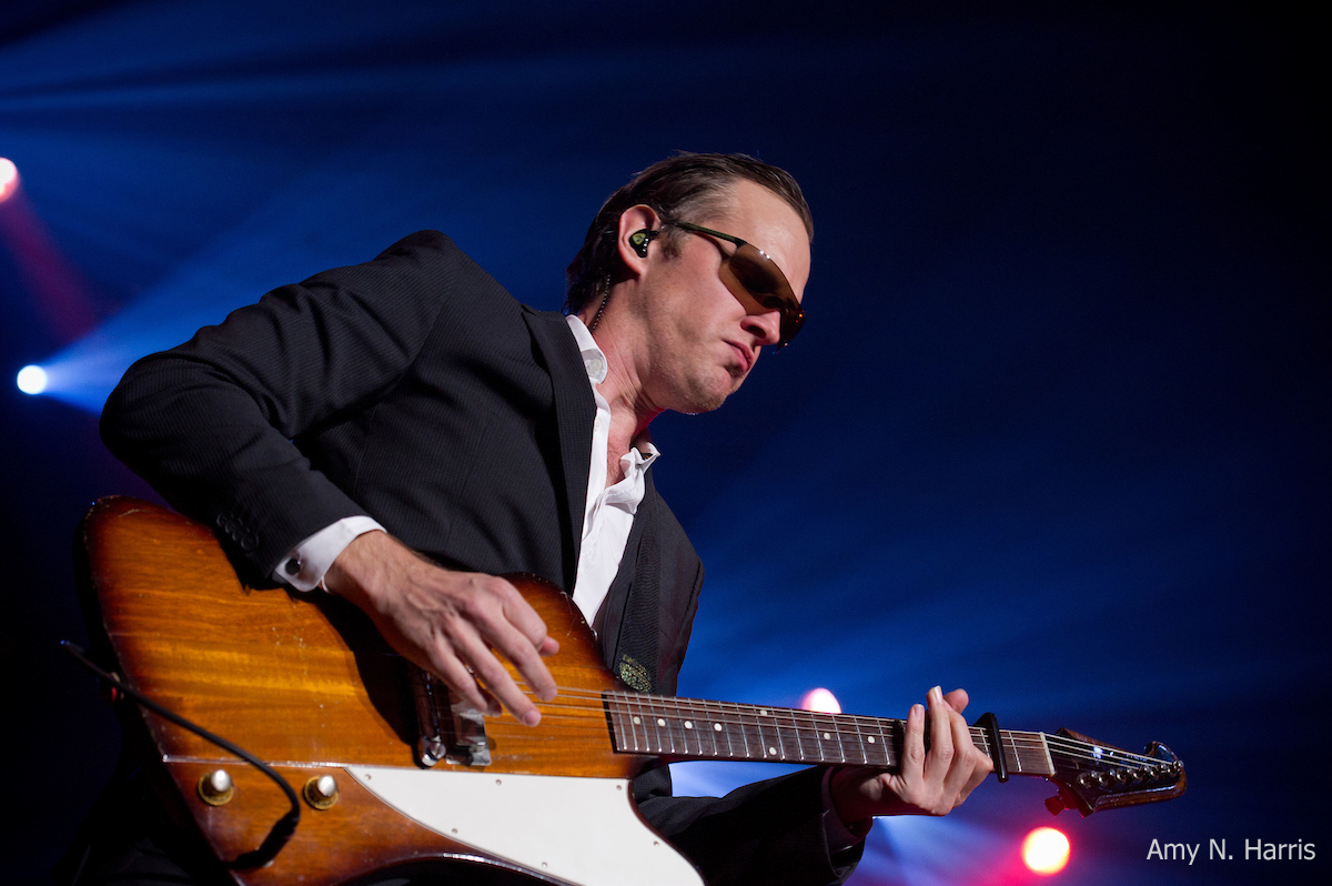 Guitar Maestro Joe Bonamassa Keeps It Righteous With 'Royal Tea ...