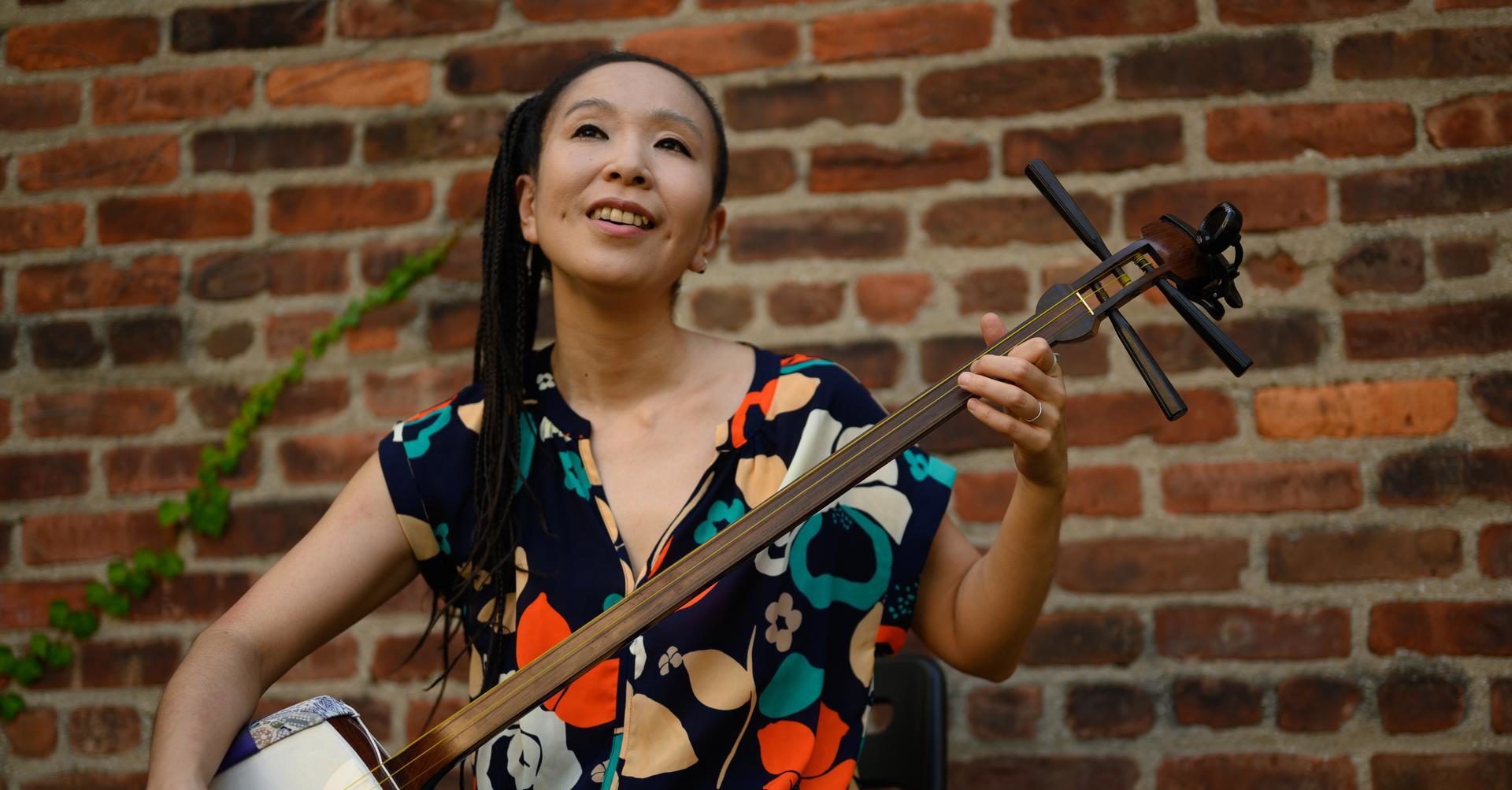 VIDEO PREMIERE: Emi Makabe Fuses Traditional Shamisen with Modern Jazz Sounds on "Flash" - Glide ...