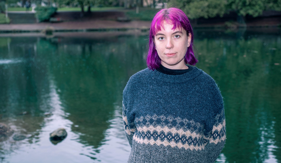 SONG PREMIERE: Maria DeHart Reflects on Isolation with Simple Bedroom ...