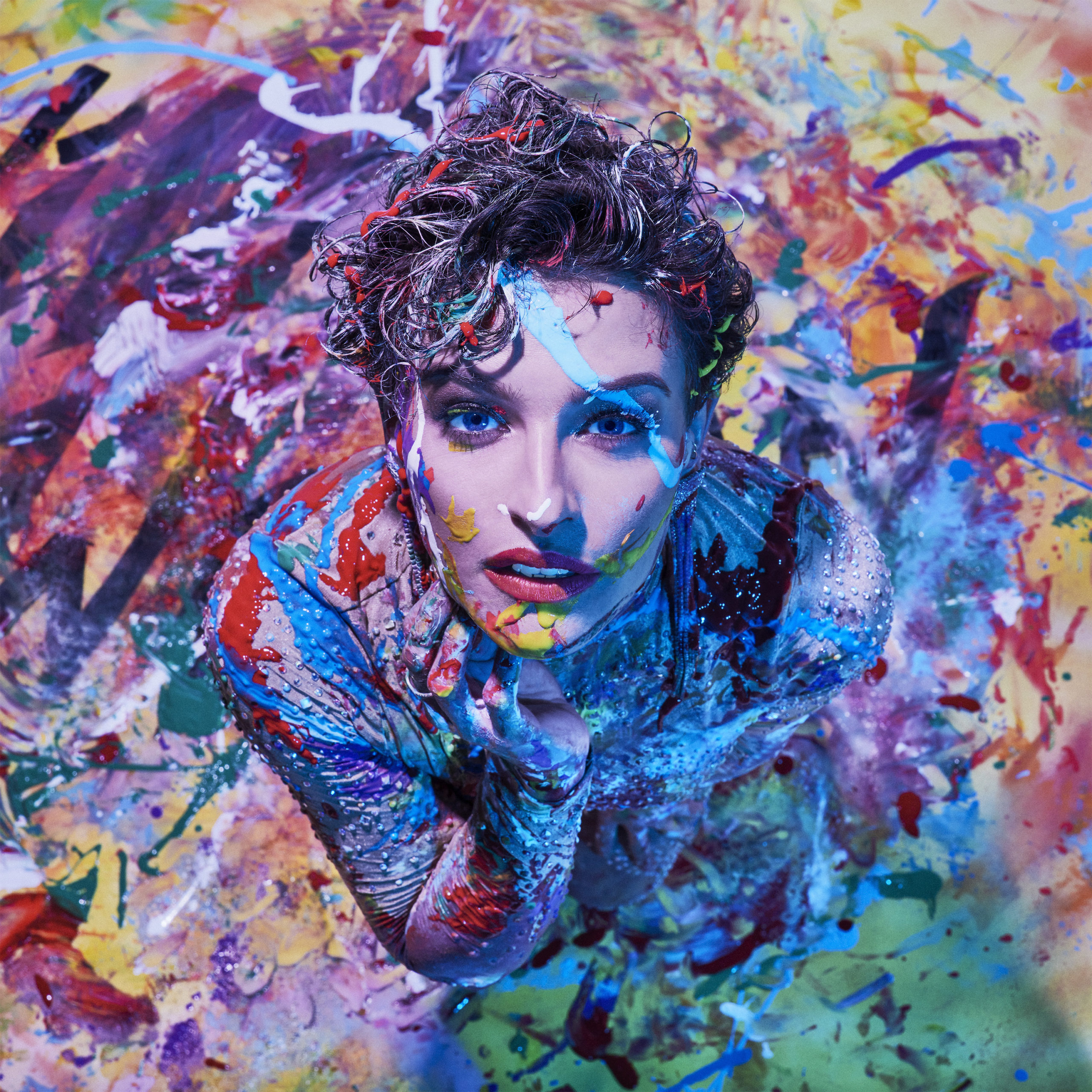 VIDEO PREMIERE: Lee Taylor Shows Off Robust Vocals On "Wild Woman ...