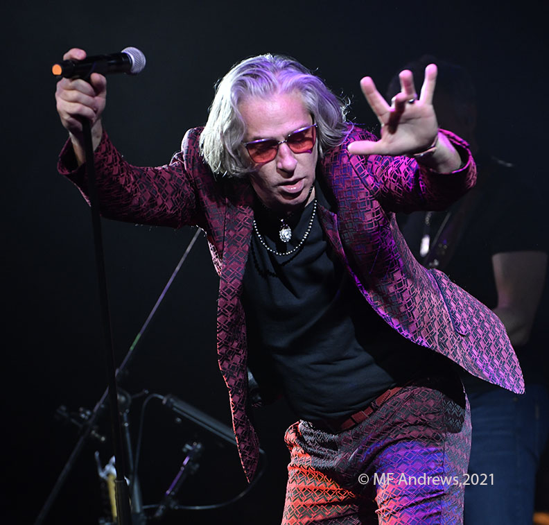 Alice Cooper’s Christmas Pudding Rocks Out With Ace Frehley, Orianthi ...