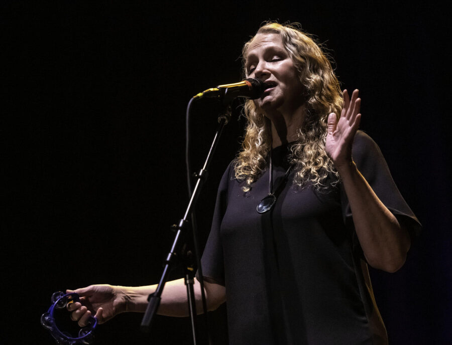 Joan Osborne Traces Long Career with Mix of Covers and Originals on ...