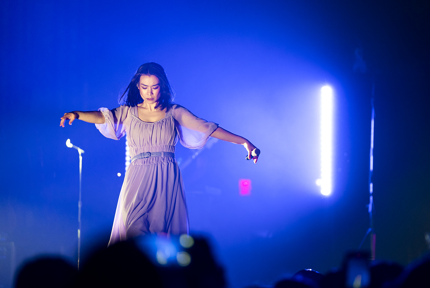 Mitski Delivers Theatrical Performance to Austin, TX (PHOTOS) - Glide ...
