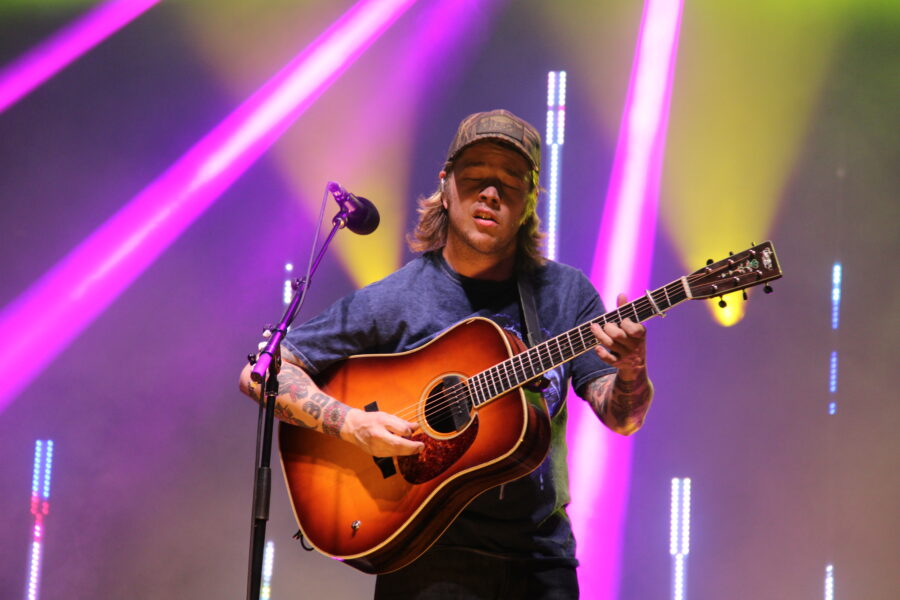 Harper Simon Delves Into His Own Musical Odyssey (INTERVIEW) - Glide ...