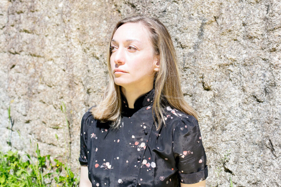 ALBUM PREMIERE: Laura Loriga Builds Experimental Indie Pop Soundscapes ...