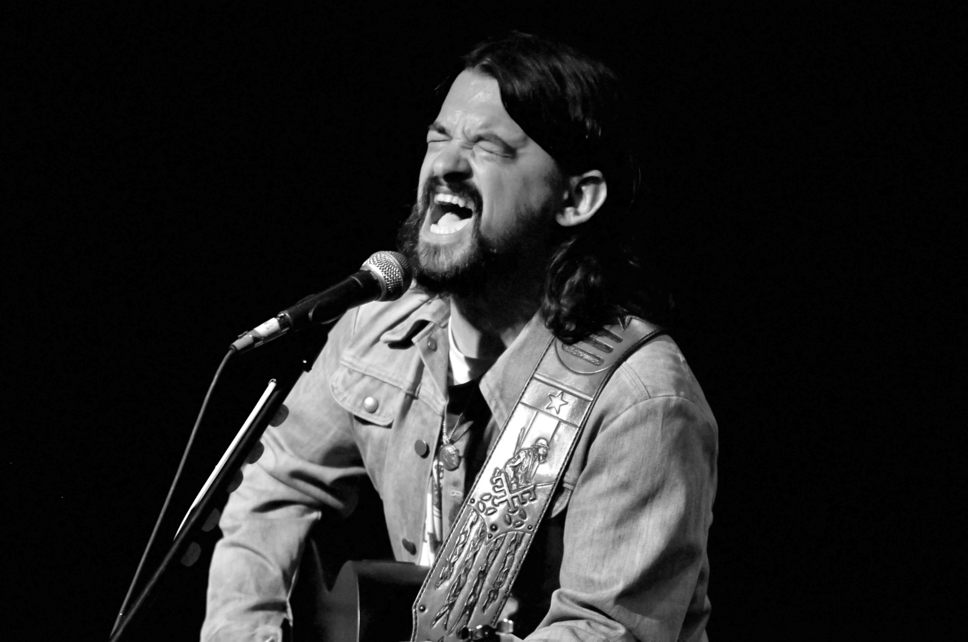 Shooter Jennings Talks Multi-Dimensional Artistry With Yelawolf & Bond ...