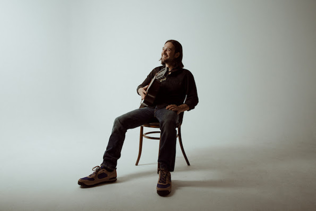 Aaron Raitiere Channels Legendary Troubadours on 'Single Wide Dreamer ...