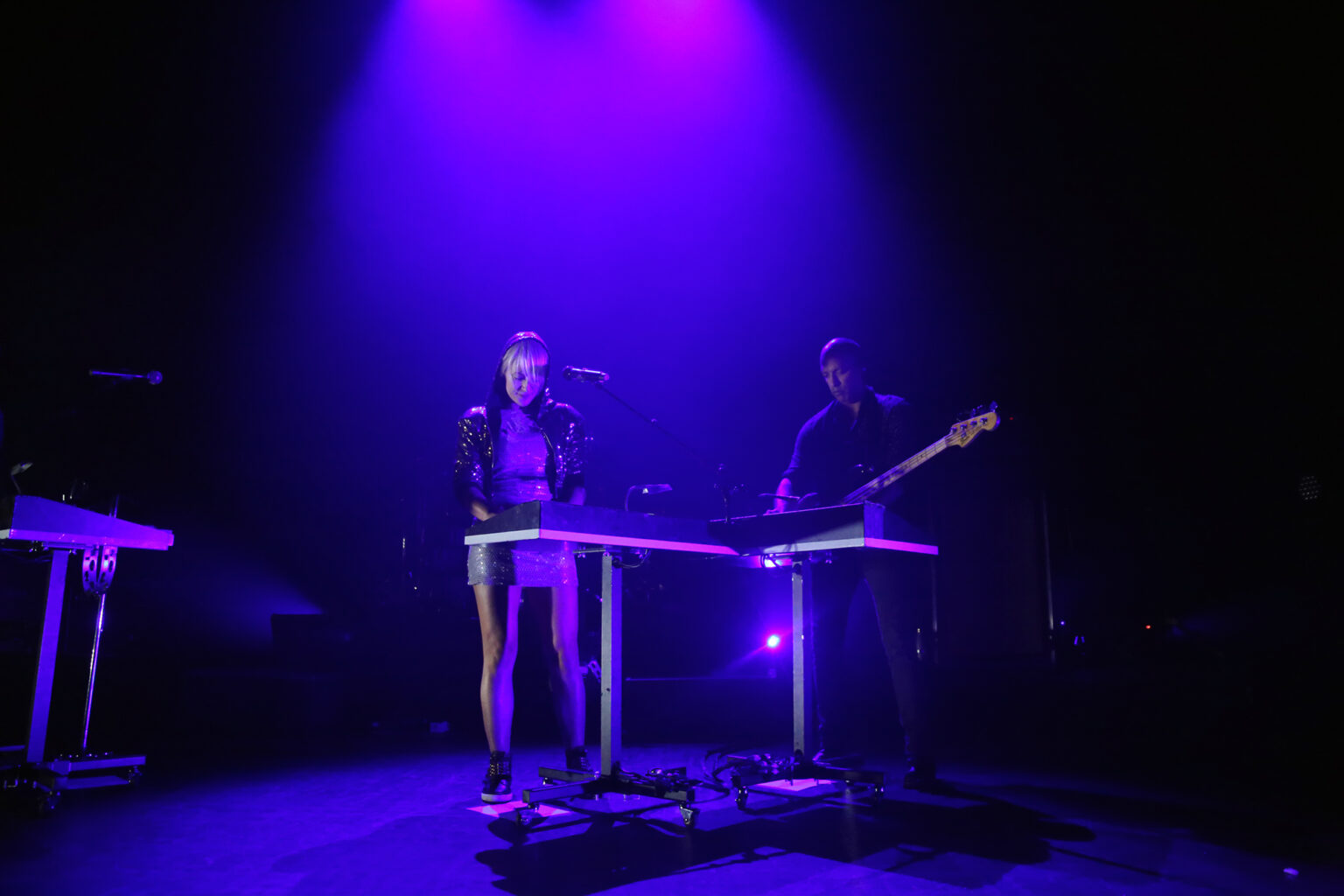 Metric Dazzle Detroit's Fillmore With Dynamic Versatility, Style & Song ...