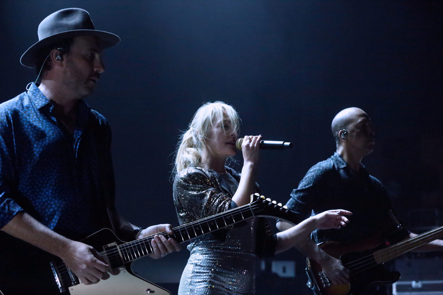 Metric Dazzle Detroit's Fillmore With Dynamic Versatility, Style & Song ...