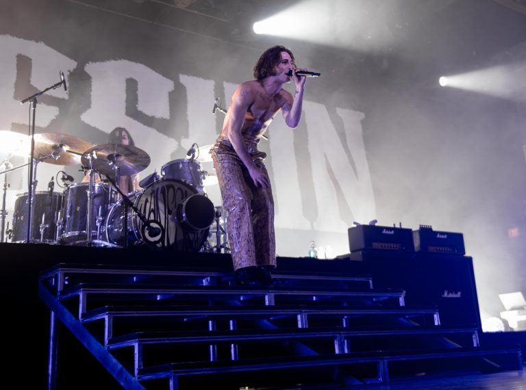 Måneskin Glam Up Philadelphia's Fillmore With Expressive Chop-Filled ...