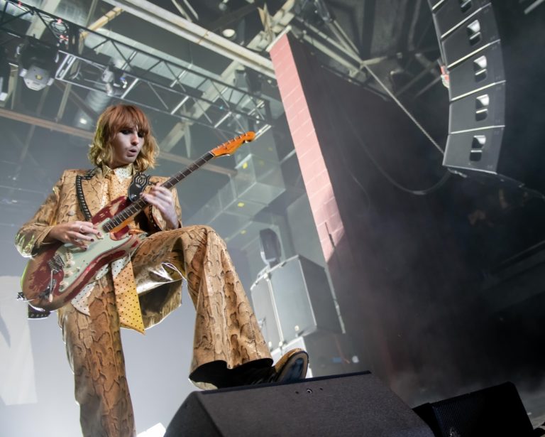 Måneskin Glam Up Philadelphia's Fillmore With Expressive Chop-Filled ...