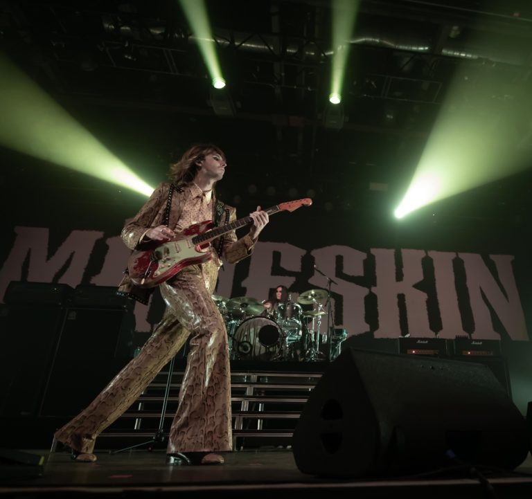 Måneskin Glam Up Philadelphia's Fillmore With Expressive Chop-Filled ...