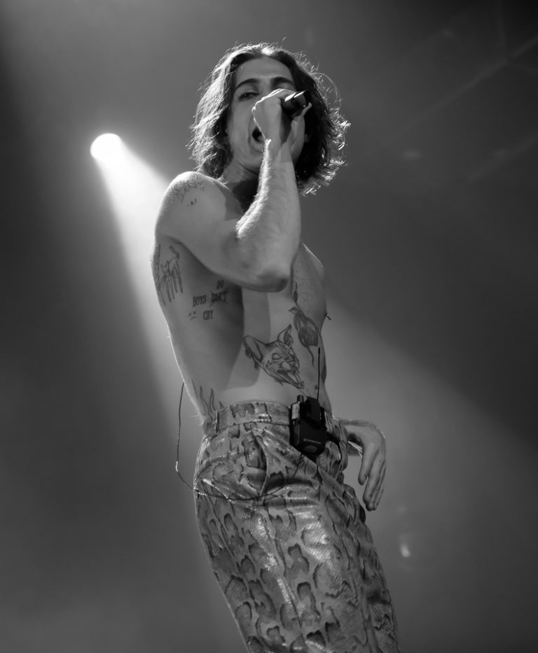 Måneskin Glam Up Philadelphia's Fillmore With Expressive Chop-Filled ...