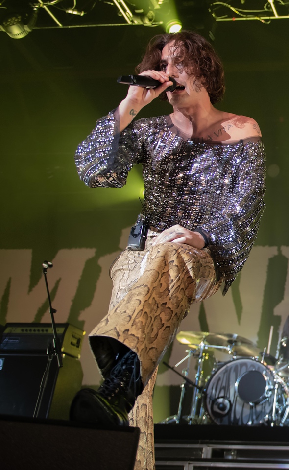 Måneskin Glam Up Philadelphia's Fillmore With Expressive Chop-Filled ...