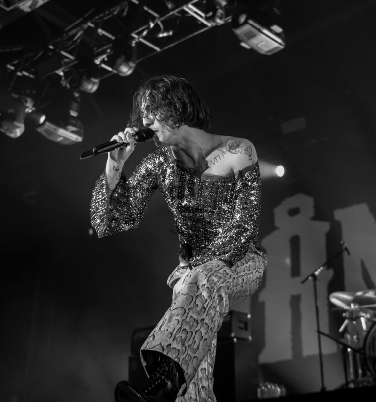Måneskin Glam Up Philadelphia's Fillmore With Expressive Chop-Filled ...