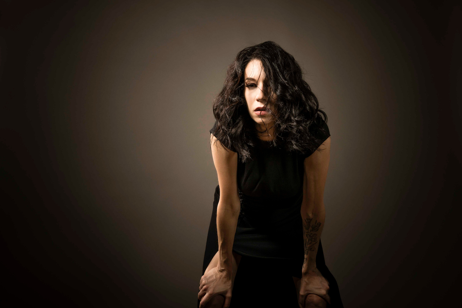 VIDEO PREMIERE: Autumn Luz Pushes and Pulls with Eerily Ambient Alt ...