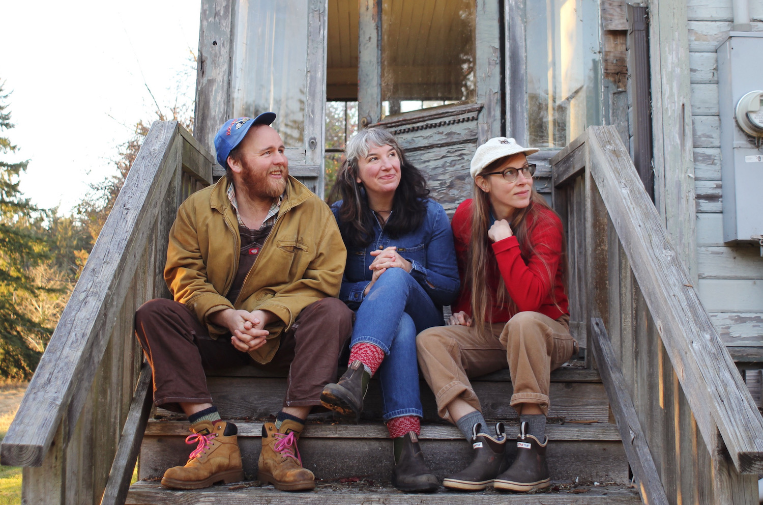 SONG PREMIERE: The Hackles Let Pacific Northwest Indie-folk Harmonies ...