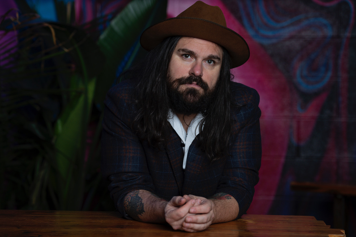 VIDEO PREMIERE: Nicholas Johnson Embraces the Night with Moody Alt-country Tune "New Vampire ...