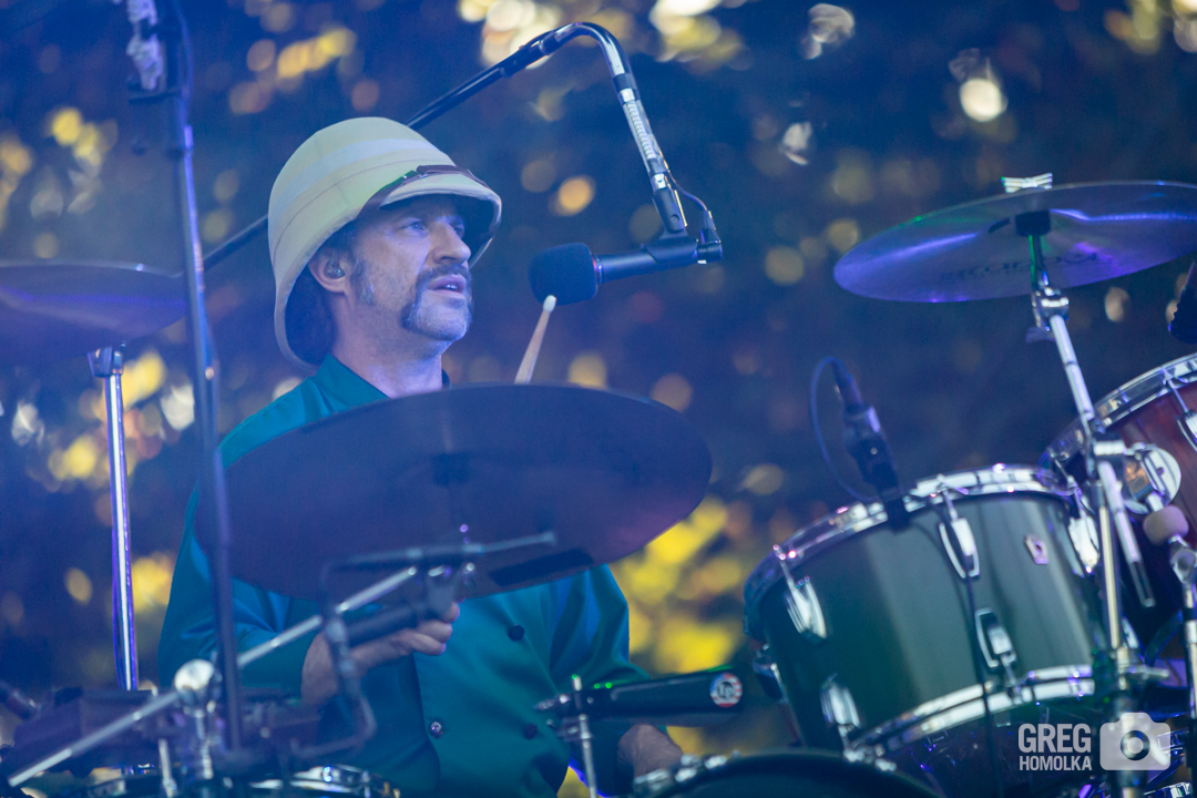 Colonel Les Claypool's Fearless Flying Frog Brigade Take Psychedelic ...