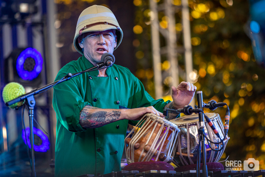 Colonel Les Claypool's Fearless Flying Frog Brigade Take Psychedelic ...