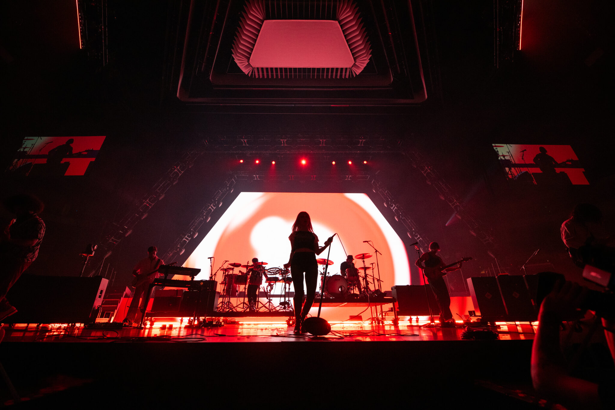 Paramore Holds Back Nothing During Fervid Performance At St. Louis ...