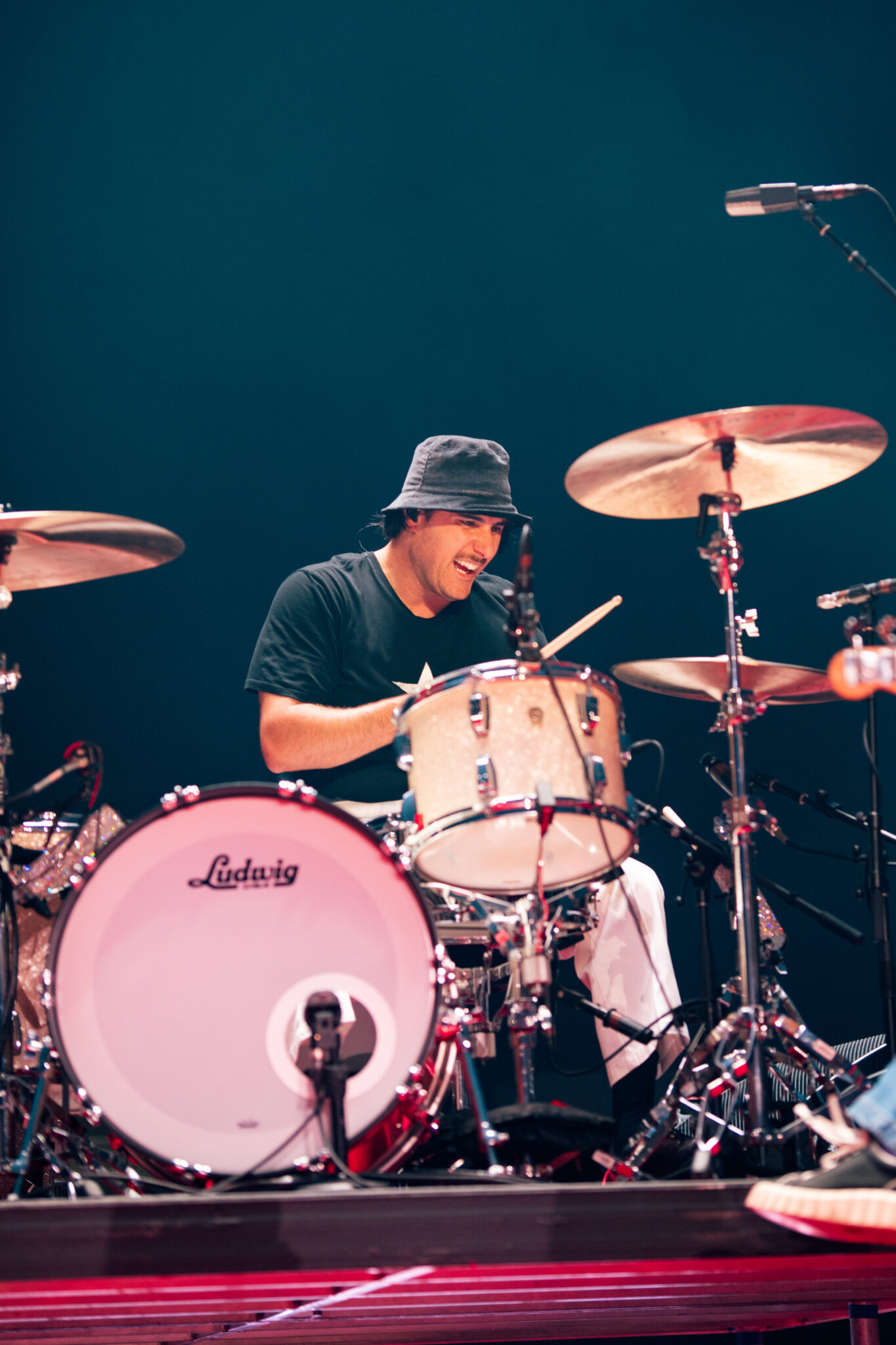 Paramore Holds Back Nothing During Fervid Performance At St. Louis ...