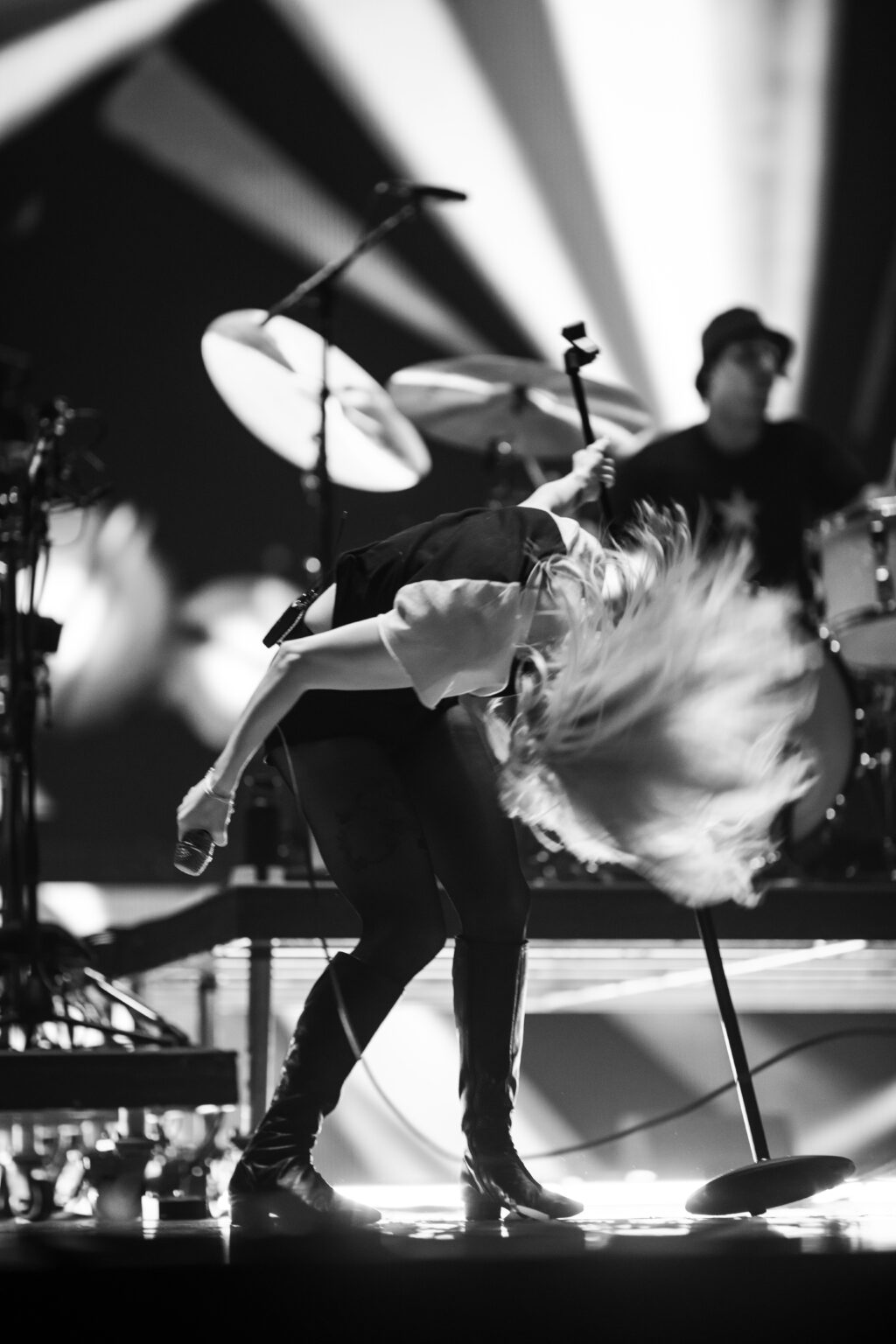 Paramore Holds Back Nothing During Fervid Performance At St. Louis ...