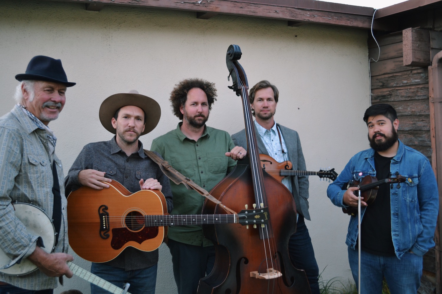 SONG PREMIERE: Moonsville Collective Keep It Rustic and Intimate with ...