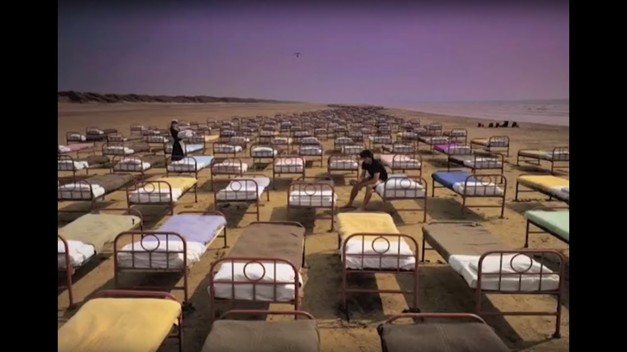 35 Years Ago Today- Pink Floyd Performs For 200,000 On Floating Barge ...