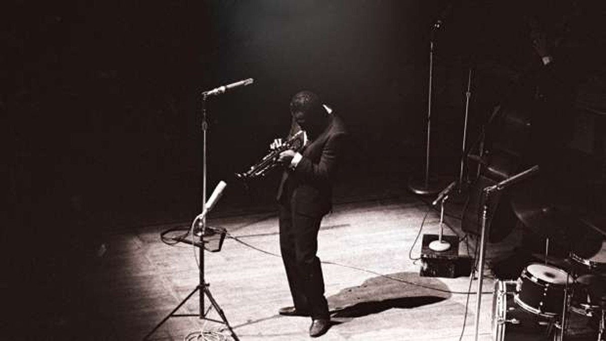 'Miles in France' - Miles Davis Quintet 1963/64: The Bootleg Series ...