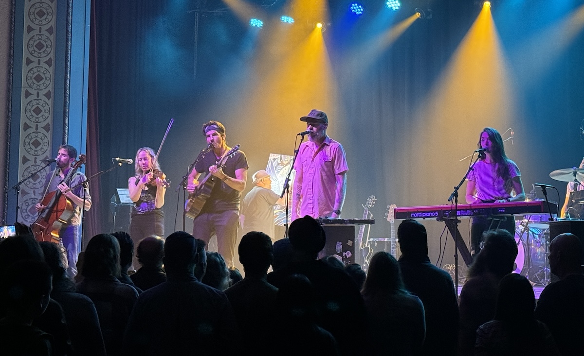 Cloud Cult Brings Exploratory and Uplifting Folk-rock to Sold-out Crowd ...