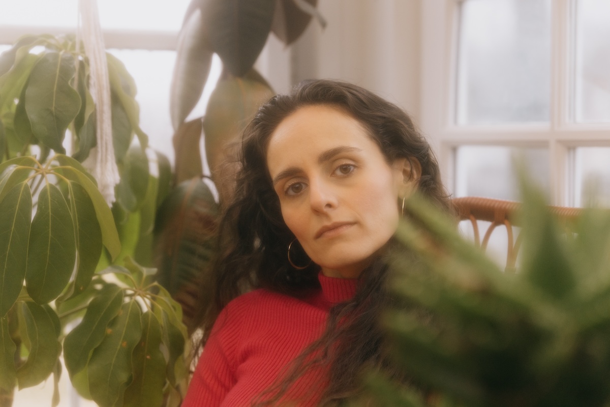 ALBUM PREMIERE: Lucy Isabel Finds Peace in the Unpredictable with Rich ...