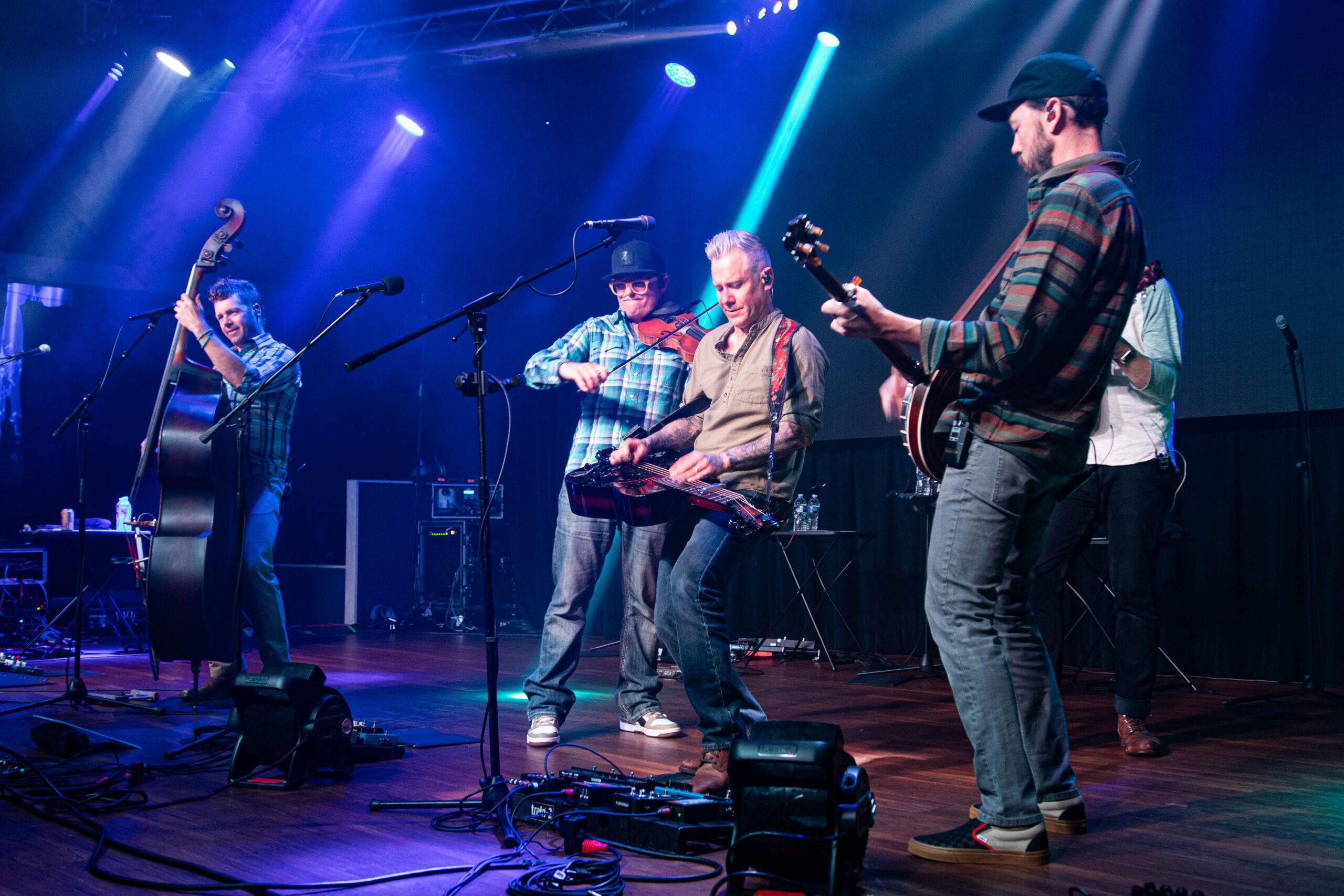 Infamous Stringdusters Throw Down With Vigor At Harrisburg's XL Live ...
